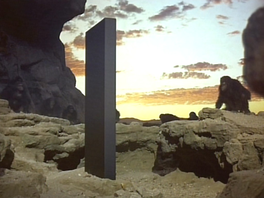 08_monolith-2 – __Le Tank